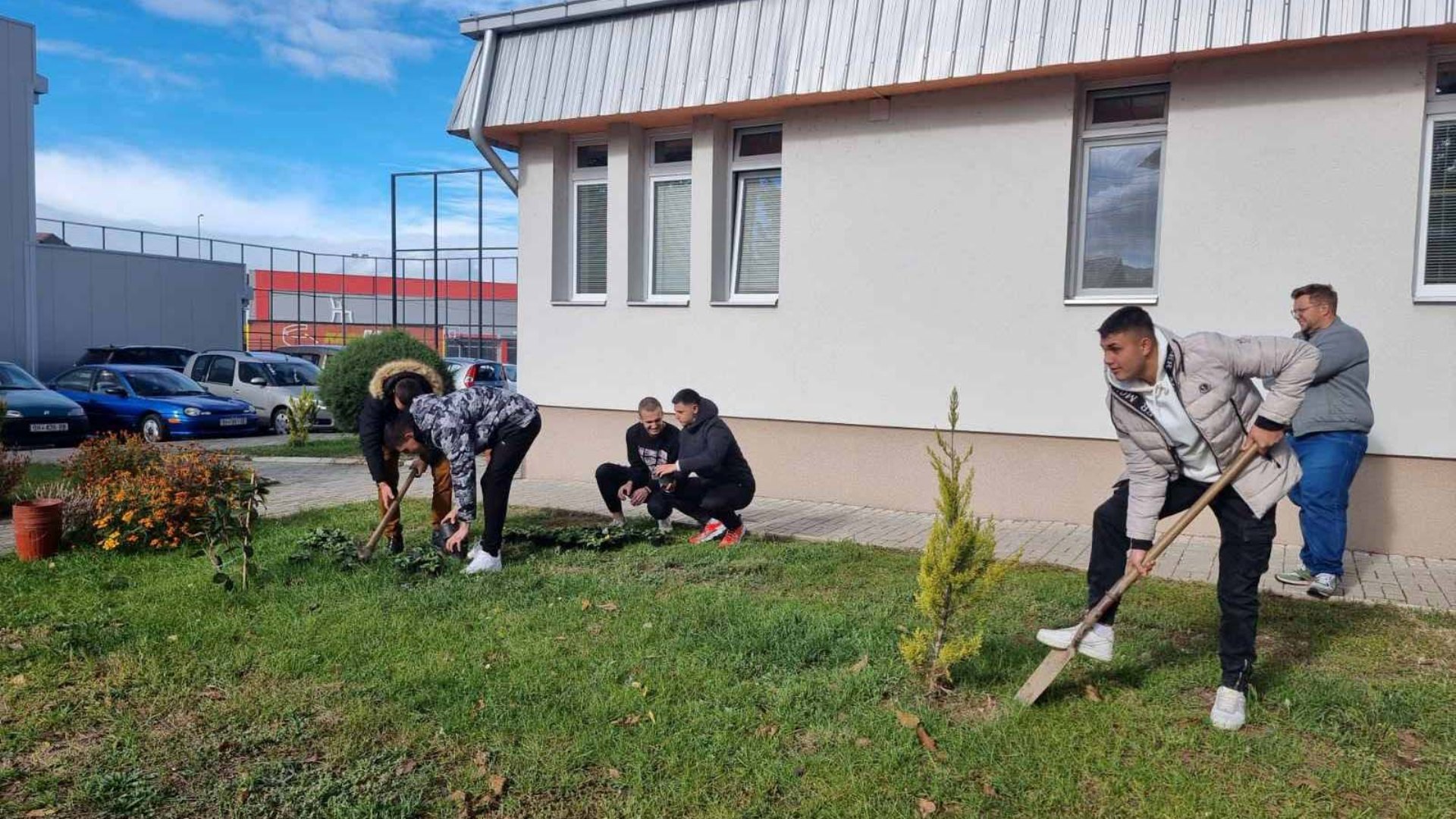 Засадени зимзелени садници во ОЕМУЦ | Портал ТВМ