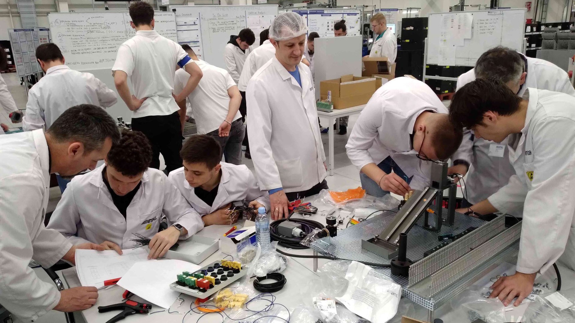 Ученици од ОЕМУЦ на работилница во Костал | Портал ТВМ