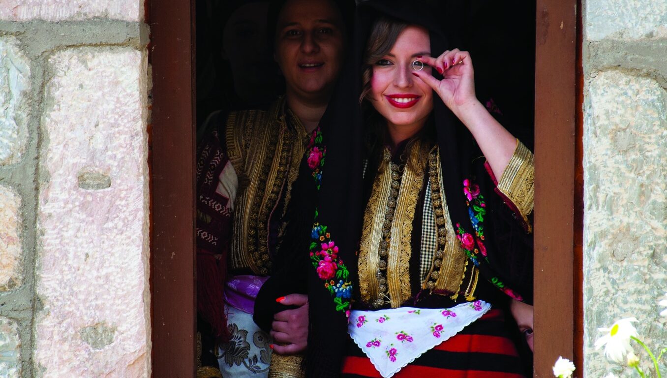 Љубовта на охриѓанката Елисавета и галичанецот Оливер ќе се слави на Галичка свадба Портал ТВМ